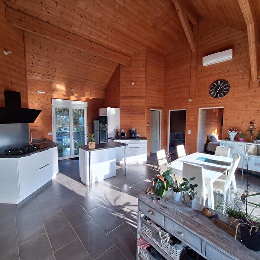 Maison à vendre - Saint-Sernin-du-Bois - 5 pièces - 4 chambres