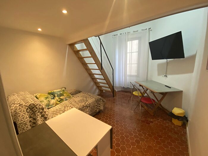 Appartement à louer - Grasse, Centre-ville Nord - 1 pièce - 1 chambre