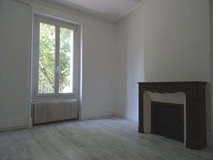 Appartement 3 pièces à Orléans, Faubourg Saint-Jean, à louer
