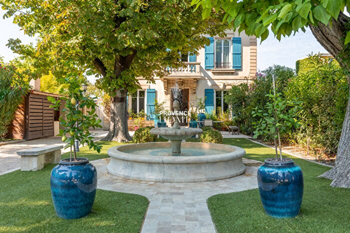 Maison à vendre - LIsle-sur-la-Sorgue - 18 pièces - 12 chambres