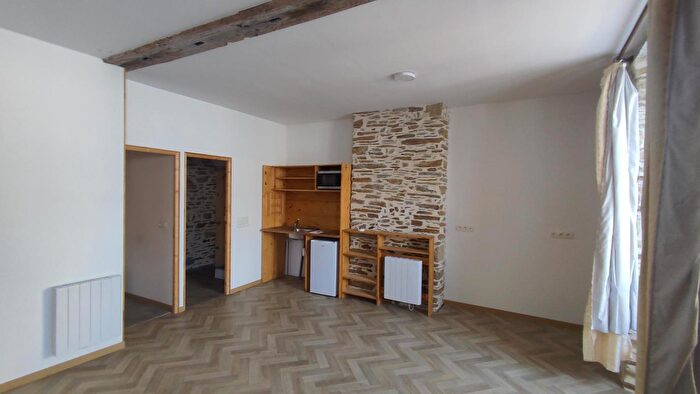 Appartement à louer - Saint-Yrieix-la-Perche - 1 pièce