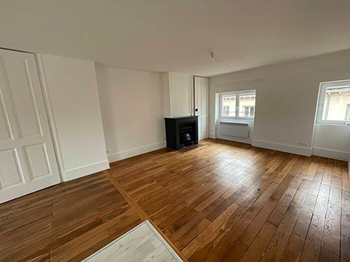 Appartement à louer - Ainay, Lyon ème arrondissement - 2 pièces - 1 chambre