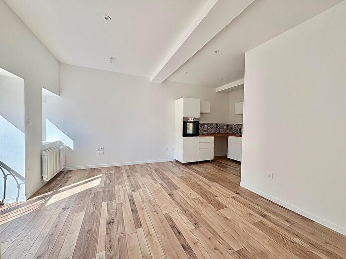 Fontaines-sur-Saône - Appartement 2 pièces à louer