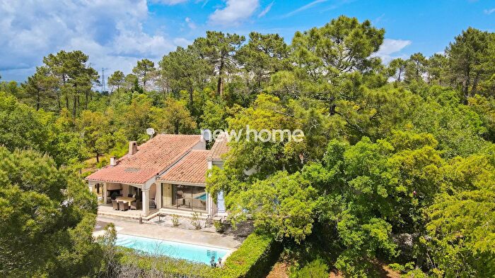 Maison à vendre - Bagnols-en-Forêt - 8 pièces - 4 chambres