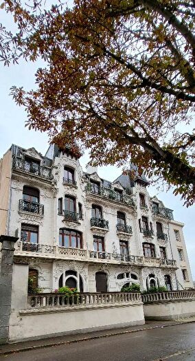 Appartement à louer - Briand Leclerc, Sens - 5 pièces - 3 chambres