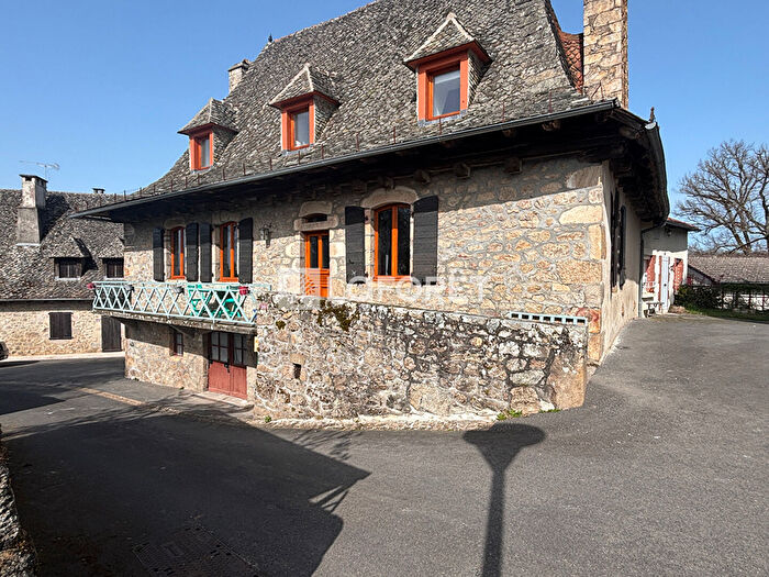 Maison à vendre - Lacapelle-Viescamp - 6 pièces - 4 chambres