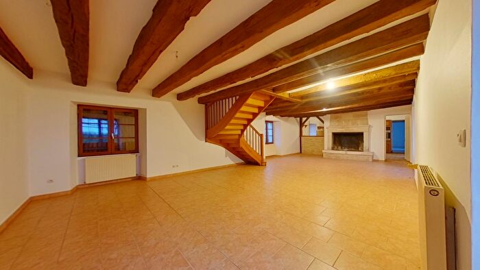 Maison à louer - Leigné-les-Bois - 5 pièces - 3 chambres