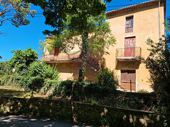 Maison 7 pièces à vendre à Saint-Paul-le-Jeune