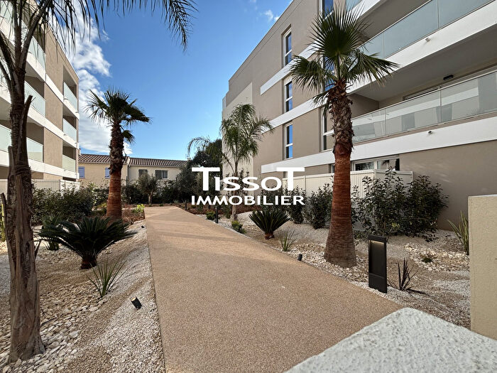 Appartement à louer - Nîmes, Les Amoureux - 3 pièces - 2 chambres