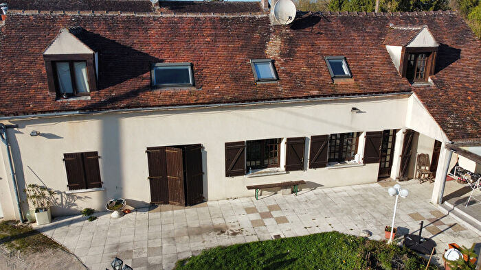 Maison à vendre - Hermé - 7 pièces - 5 chambres