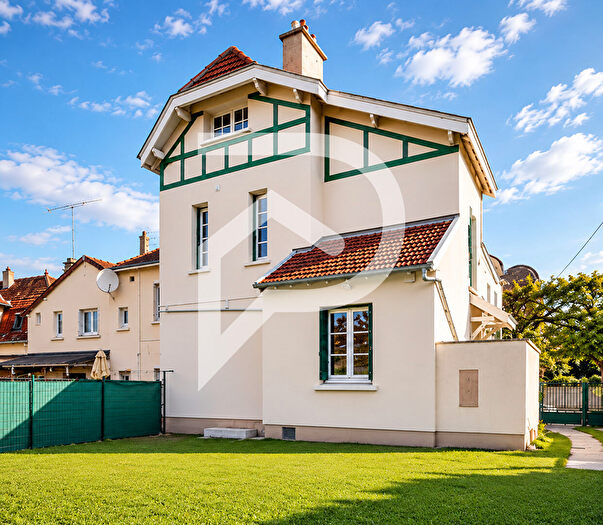 Maison 4 pièces à Aubergenville, à vendre