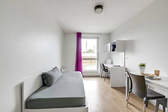 Appartement à louer - Bas Cenon-cours Verdun-Testaud - 1 pièce