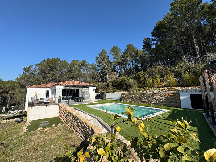 Maison à vendre - Cuers - 6 pièces - 4 chambres