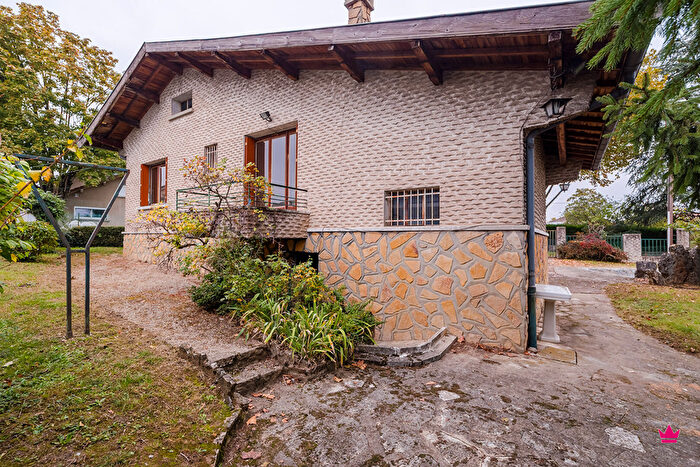 Maison à vendre - Décines-Charpieu, Charpieu - 4 pièces - 2 chambres