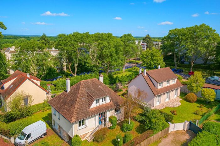 Maison à vendre - Chambourcy - 5 pièces - 4 chambres