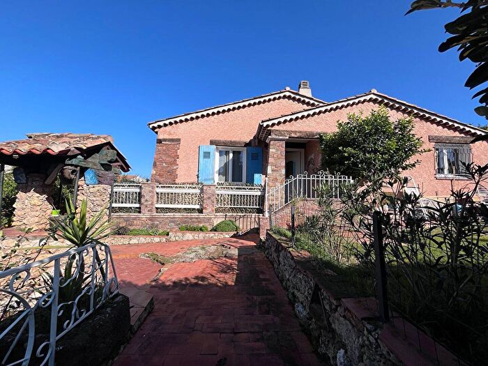 Maison 3 pièces à Roquebrune-sur-Argens, à louer