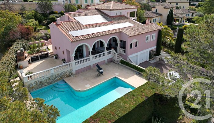 Maison à vendre - Fréjus, La Tour de Mare - 8 pièces - 4 chambres