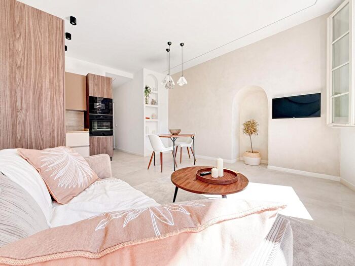 Appartement 2 pièces à Nice, Saint-Roch, à vendre