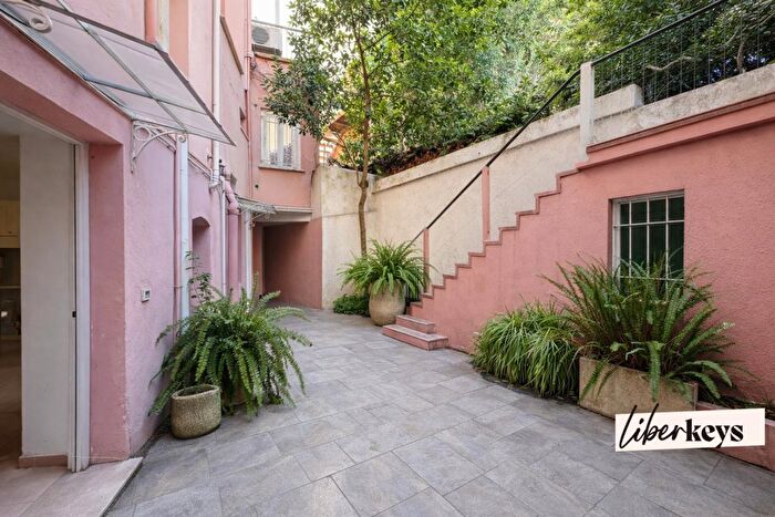 Appartement à vendre - Menton, Hôtel de Ville, Vieille Ville, Musée, Madone, Carnolès - 3 pièces - 2 chambres