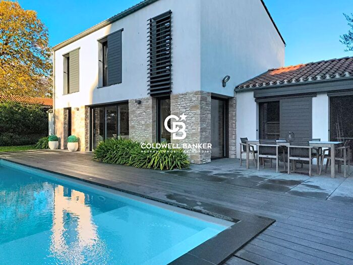 Maison à vendre - Talmont-Saint-Hilaire - 6 pièces - 4 chambres