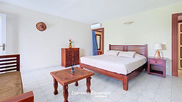 Appartement 1 pièce à Saint-François, à vendre