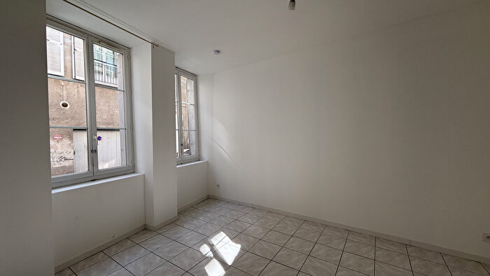 Appartement 1 pièce à louer à Orléans, Bannier, République
