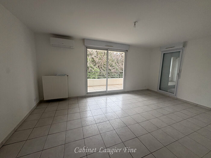 Appartement à louer - Marseille e , Pointe Rouge - 3 pièces - 2 chambres