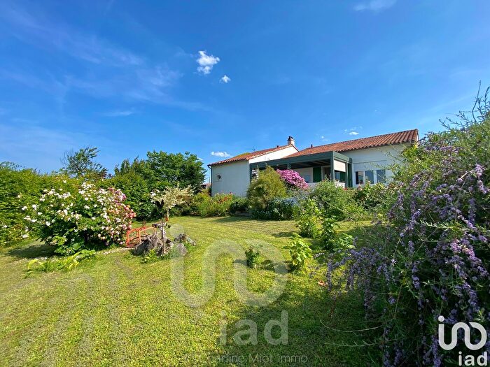 Maisons à vendre et appartements à louer - 1