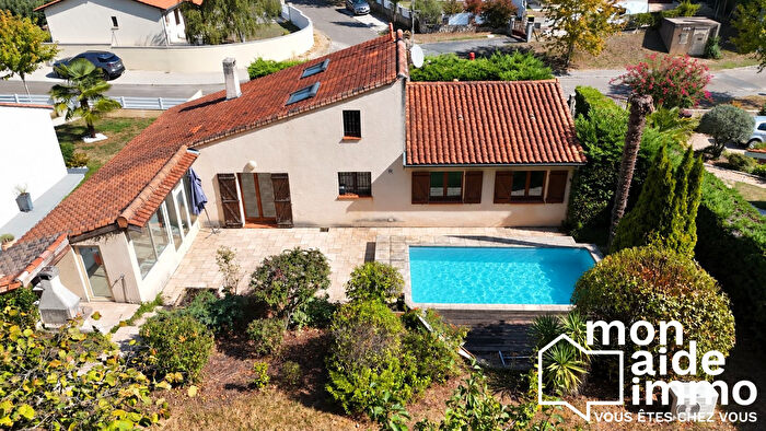 Maison 5 pièces à Fargues-Saint-Hilaire, à vendre