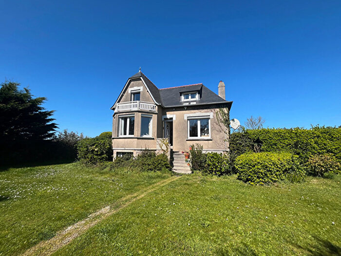 Maison à vendre - Saint-Pabu - 6 pièces - 4 chambres