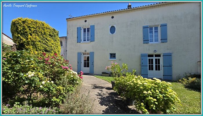 Maison 7 pièces à Loulay, à vendre