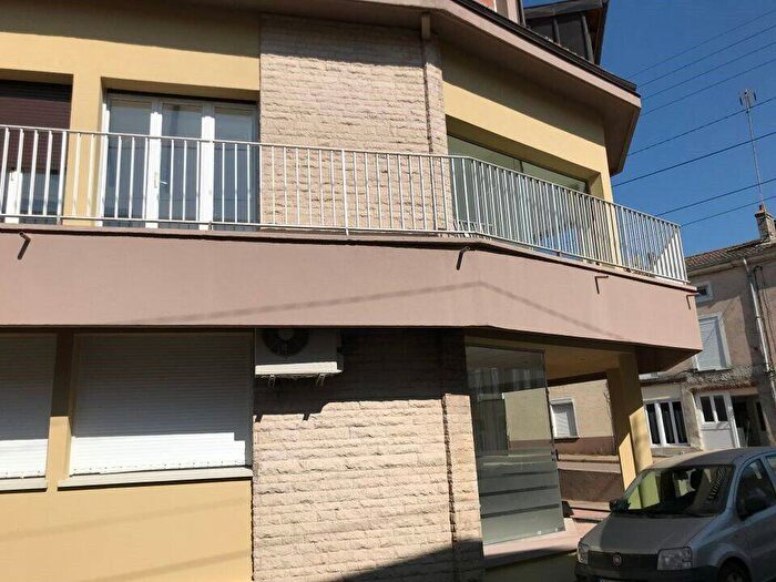 Appartement à louer - Viéville-en-Haye - 5 pièces - 4 chambres