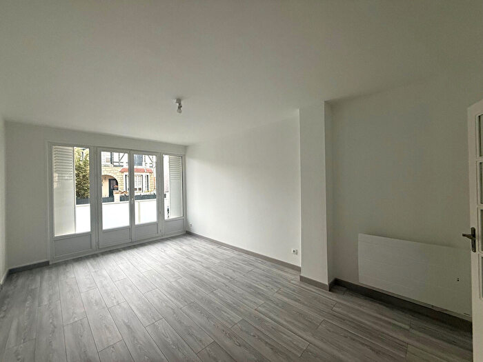 Appartement à louer - Colombes, Europe - 3 pièces - 2 chambres