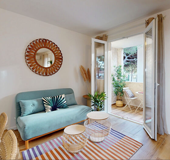 Appartement 1 pièce à Hyères, Port, à vendre