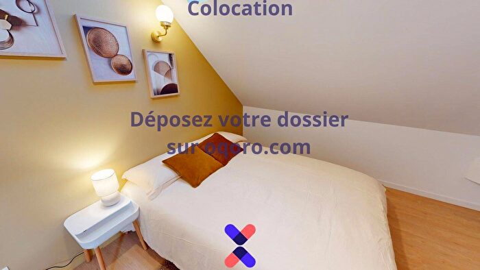 Maison à louer - Bron Centre-Le Rafour - 17 pièces - 16 chambres