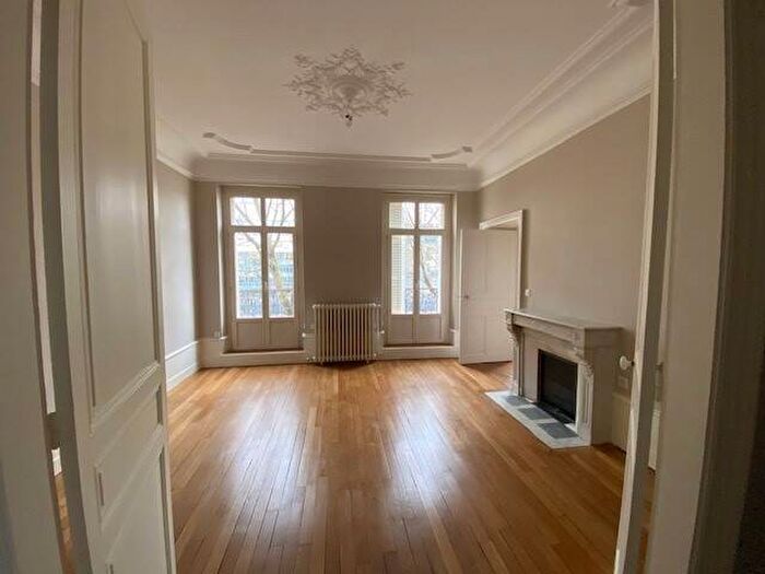 Appartement à louer - Dijon - 5 pièces - 3 chambres