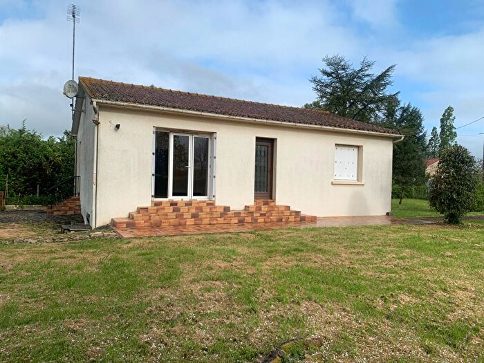 Maison à vendre - Saint-Étienne-de-Brillouet - 6 pièces - 2 chambres