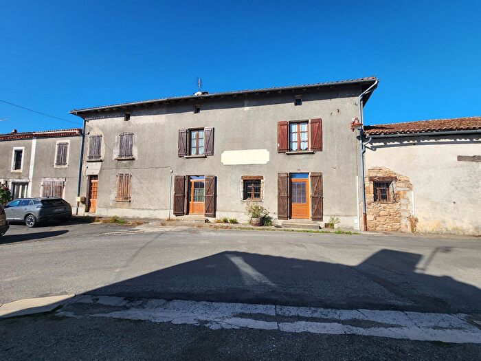 Maison à vendre - Brillac - 5 pièces - 3 chambres