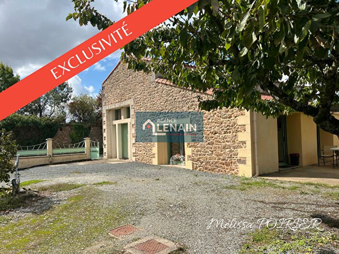 Maison à vendre - Chambretaud - 9 pièces - 5 chambres