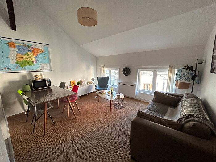 Trois Quartiers-Centre Ville, Poitiers : Appartement 2 pièces à louer