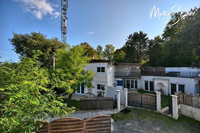 Maison 15 pièces à vendre - Saint-Genis-Laval, Barolles