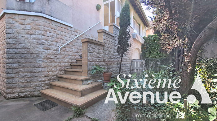 Maison 13 pièces à Vénissieux, Jules Guesde, à vendre