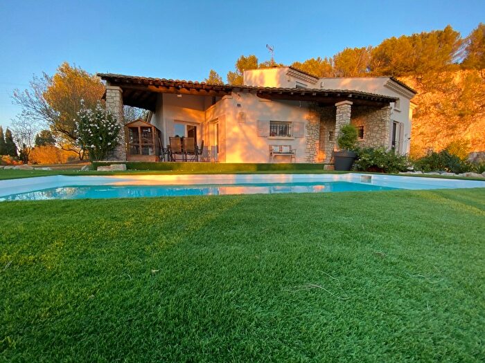 Maison à vendre - Beaucaire, Route de Bellegarde, Plâteau Saint-Roman - 8 pièces - 4 chambres