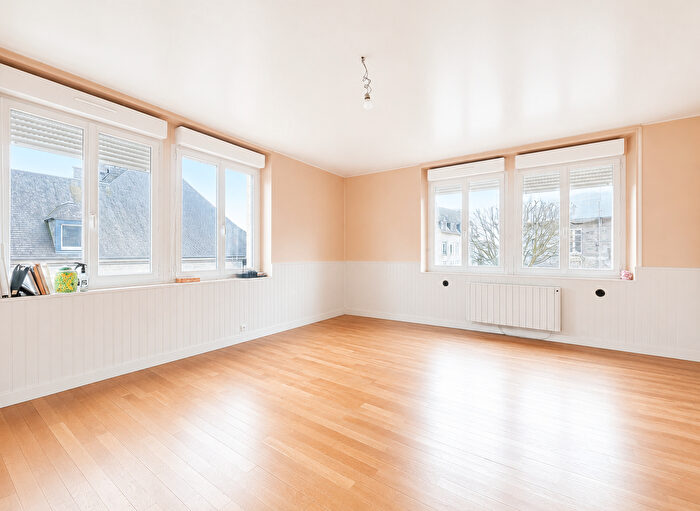 Saint-Hilaire-du-Harcouët : Appartement 4 pièces à vendre