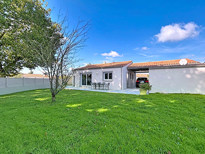 Maison à vendre - Saint-Mathurin - 5 pièces - 3 chambres