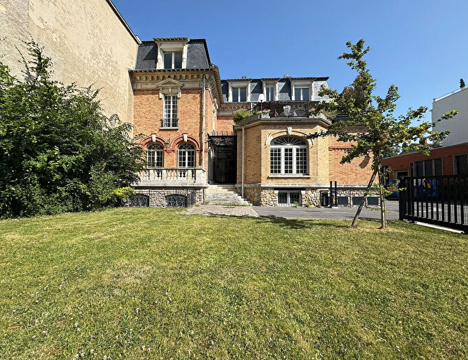 Appartement à vendre - Reims, Centre-ville - 8 pièces - 4 chambres