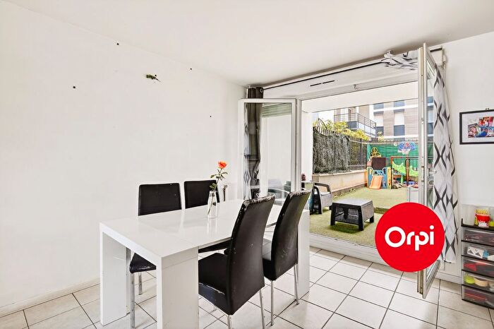 Appartement à vendre - Saint-Priest, Bel-Air - 4 pièces - 3 chambres