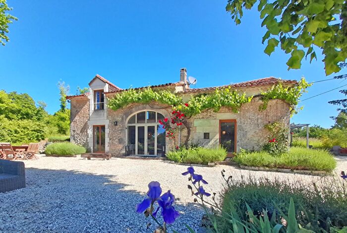 Maison à vendre - Villetoureix - 7 pièces - 3 chambres