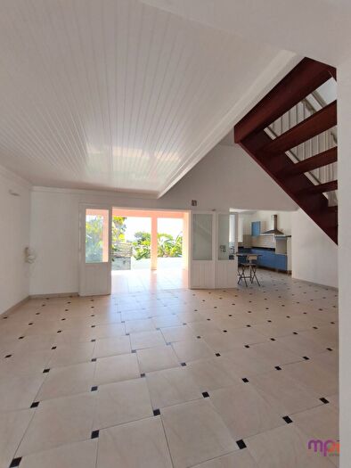 Maison à louer - Le Diamant - 5 pièces - 4 chambres