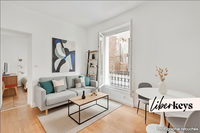Appartement à vendre - Paris e , Grandes Carrières, Clichy - 2 pièces - 1 chambre